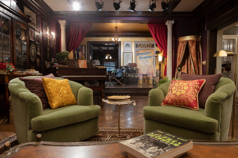 Get the ‘Only Murders in the Building’ Look at Home - DesignNJ